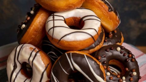 How to make chocolate glaze for donuts store